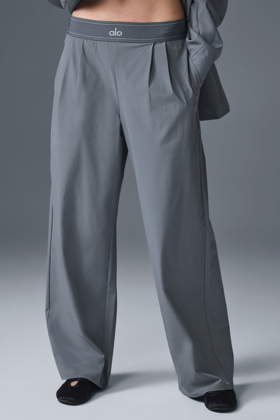 Alo Yoga Suit Up Trouser - Steel Grey | Editorialist